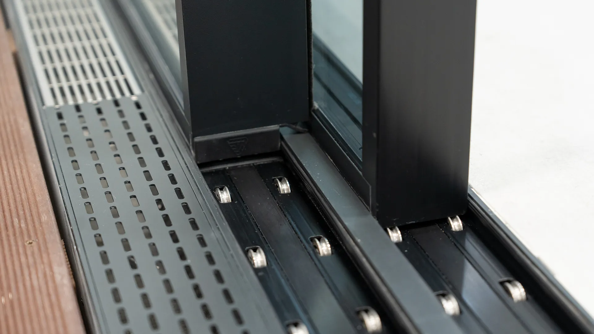 Linear Drainage - Yawal USA